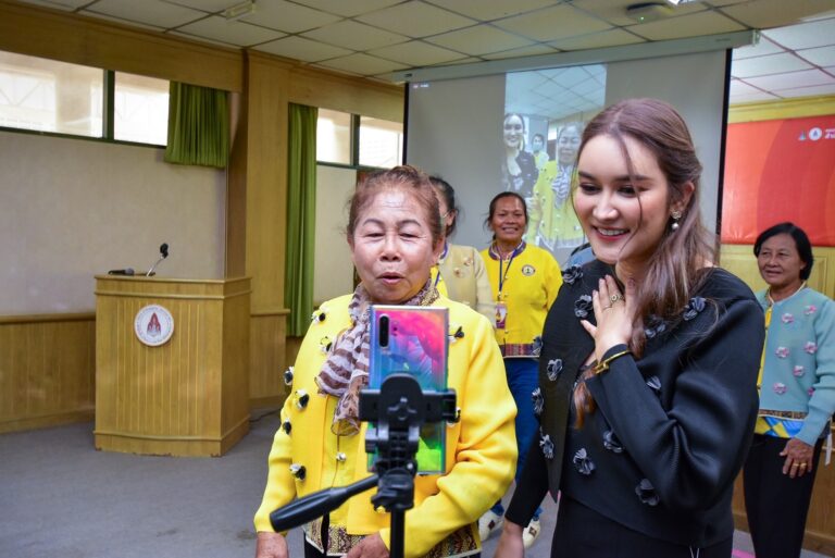 มข. จับมือ เทศบาลเมืองศิลา Upskill ผู้สูงอายุ ปั้นนักขายออนไลน์ - Station Thai